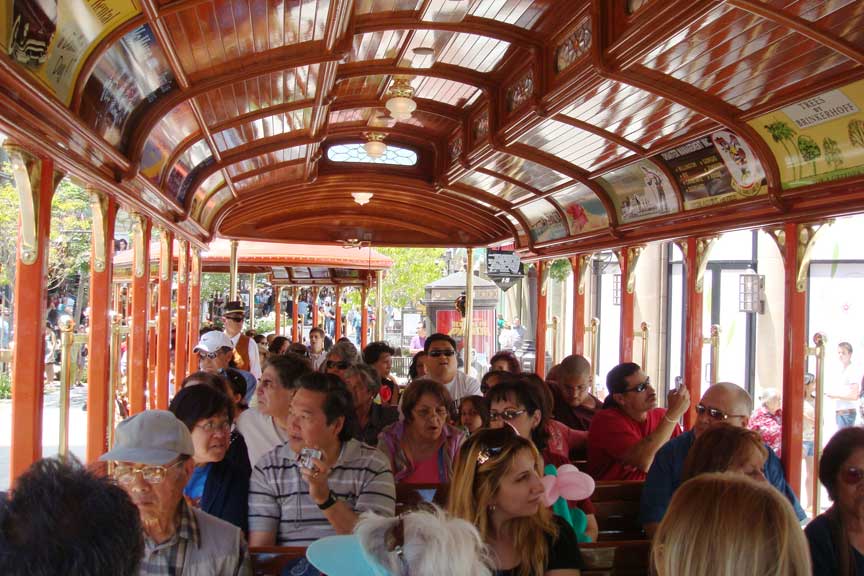 Gomaco Trolley Company: Battery-Powered, Self-Propelled 7-Bench Trolley